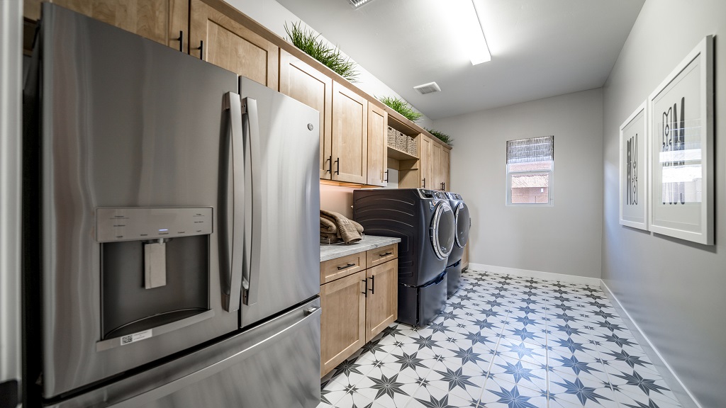 Shire at Paradisi Venture II Collection in Surprise, AZ - Taylor Morrison