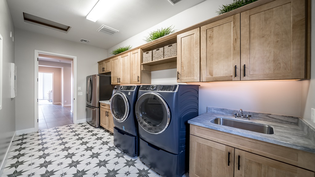 Shire at Paradisi Venture II Collection in Surprise, AZ - Taylor Morrison